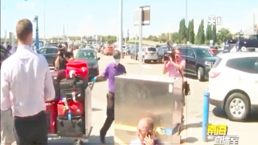 一架从迪拜起飞的航班因机上多名乘客生病在纽约肯尼迪机场降落