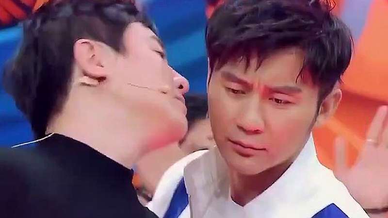 王牌对王牌:李晨成人肉弹幕机,疯狂吐槽队友,这节奏停不下来