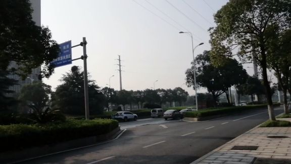 走路上班,低碳环保,还省个早餐钱,划算得很!