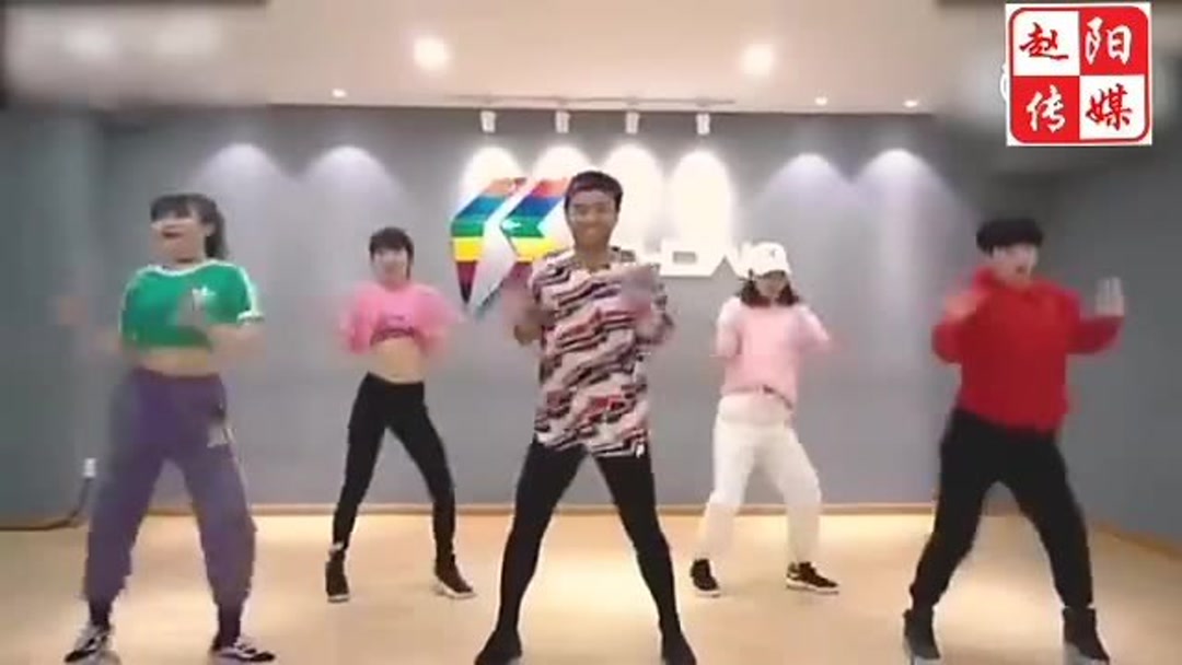 超火的魔性海草舞,舞蹈动作教学视频,需要的同学快马住～