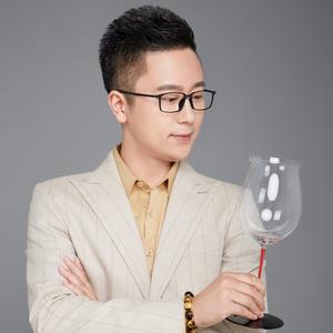 品酒师何柯的日常 