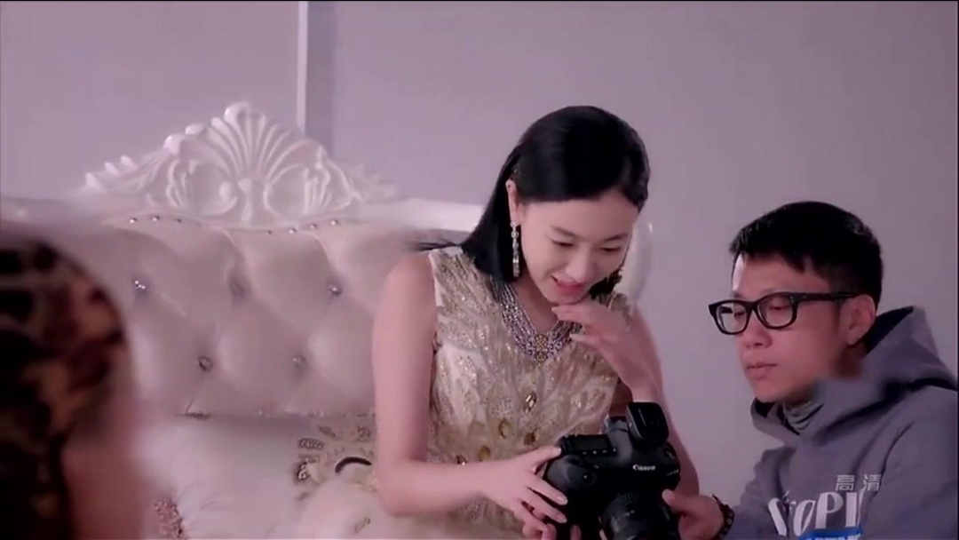 唐果果代言珠宝,宣传照一出来,美炸!秀色可餐!