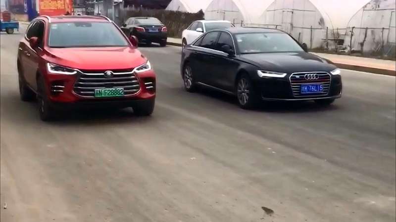 比亚迪唐VS奥迪直线加速,一起步差距就出来了