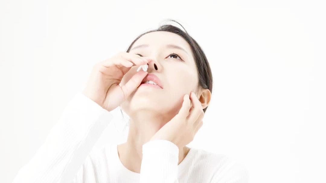 堵塞气管、诱发炎症、刺激胃肠…止鼻血的"传统"方法有多不靠谱