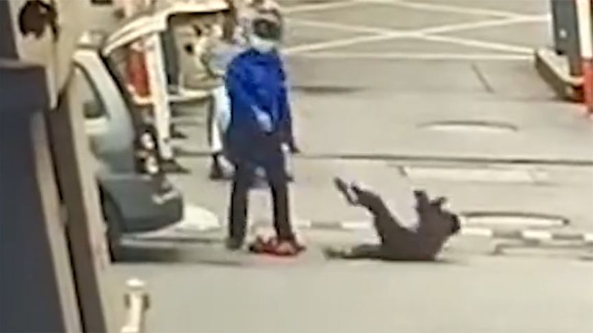 南通摆摊老人被城管暴力执法 警方通报:行拘15日罚款一千