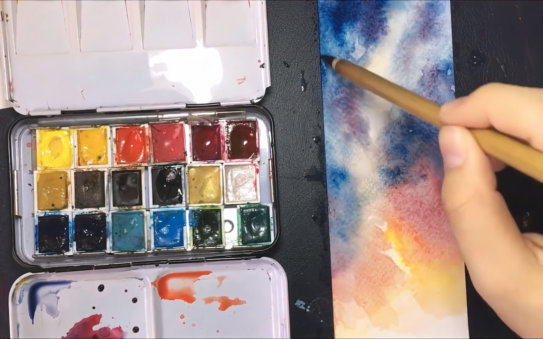 跟着高手学怎样绘制一个水彩星空的书签绝对让书本增光添彩啊