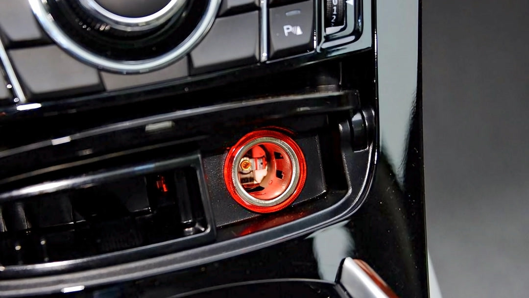 使用行车记录仪后点烟器插孔没有电是怎么回事?