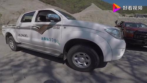 长城炮越野皮卡堪称爬坡小能手!海拉克斯快拉我一把!
