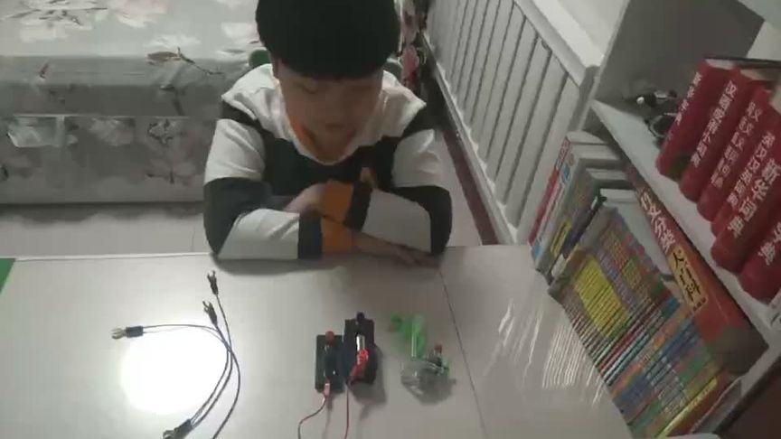 切割磁感线产生感应电流