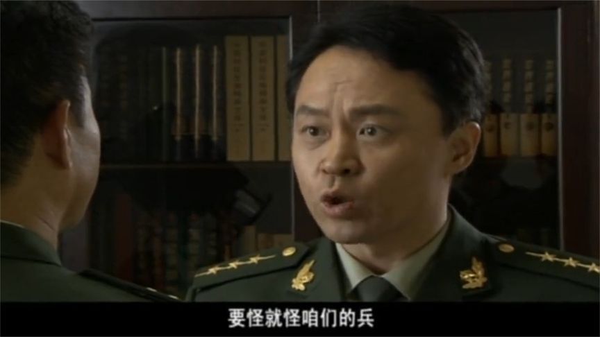 警犬:狗肉馆正在杀狗,战士走近一看竟是丢失警犬,当场暴揍商贩