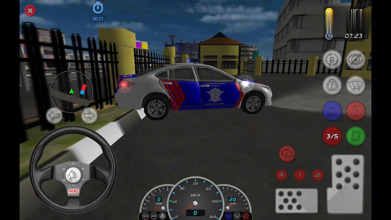 警车模拟器14:警车刚来出来就出事了