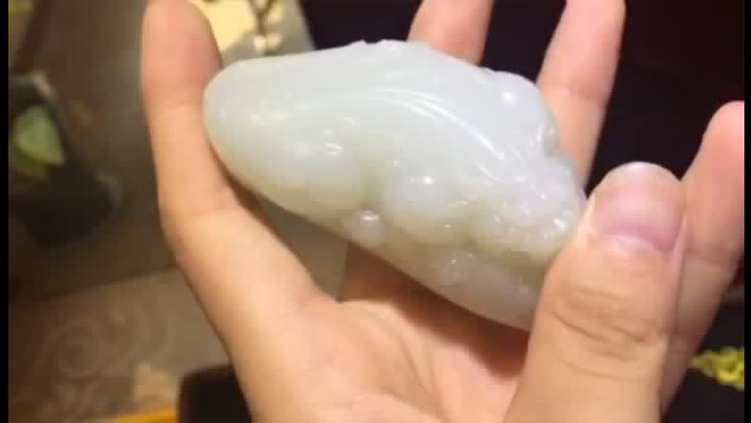 一块500克的新疆和田玉竟然价值200万,惊世骇俗的价格