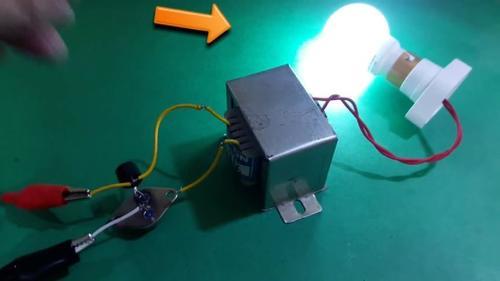 简单制造逆变器-12v变230v!