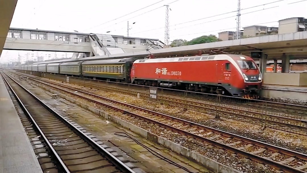 老京广线上的K字火车 银川至广州K1295次列车中途停靠衡阳站