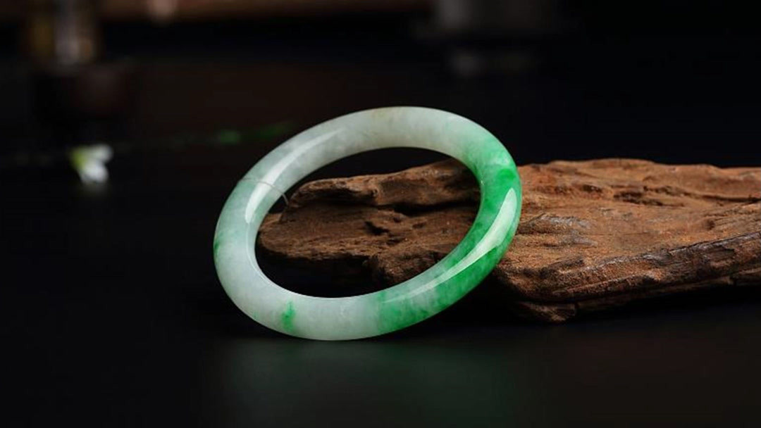 翡翠假货竟明码标价!千万级翡翠才卖几十块