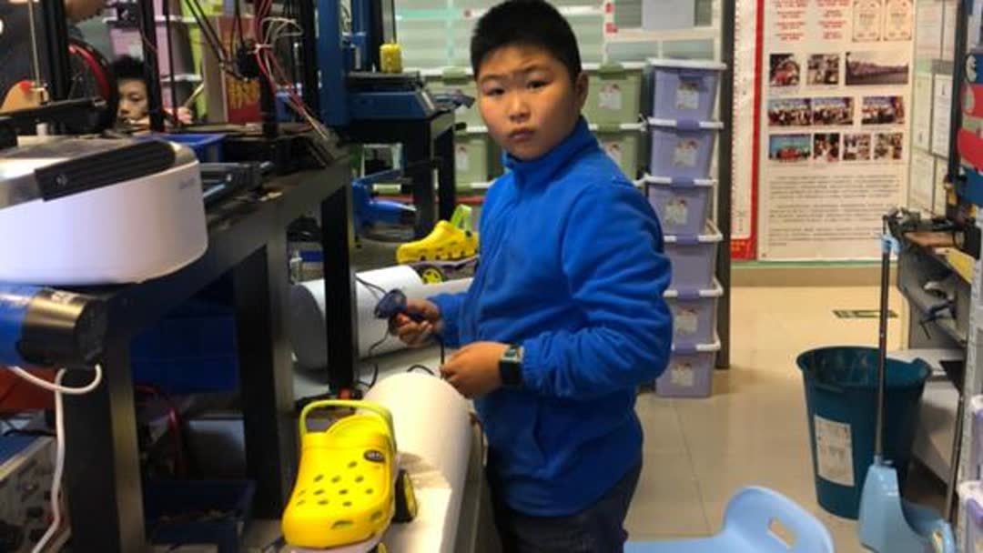 科学小实验:注射器做个机关自拍杆,小学生DIY作品