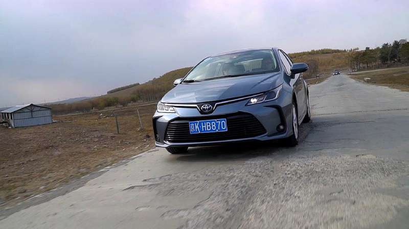 “平顺性极佳、加速发动机噪音略大,全新卡罗拉动力讲解”