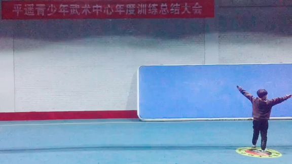 武术套路表演,展现我中华男儿精气神,传承武术文化!