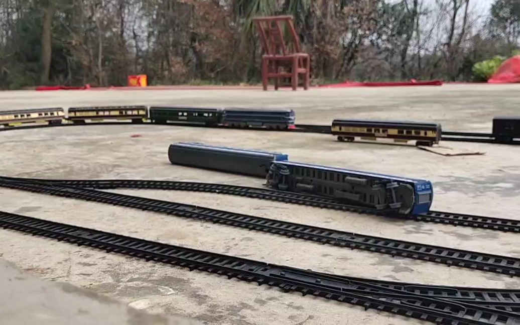 [火车玩具模型运转]春节补档