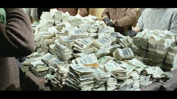 一帮退休的罪犯在伦敦的珠宝区!实施了一起重大抢劫案,太疯狂了