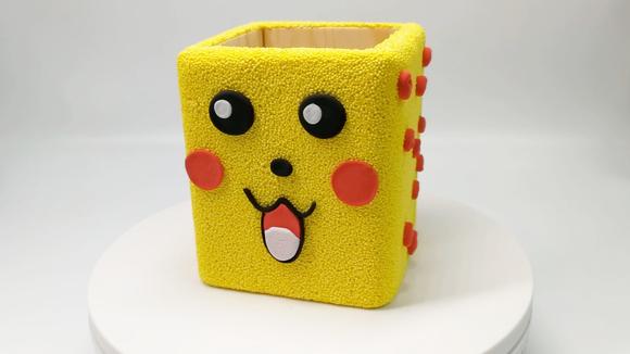 第13课:《彩泥笔筒——精灵皮卡丘》,天才计划diy手工坊