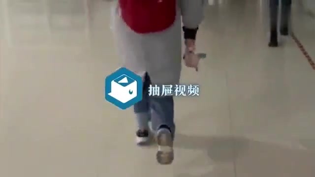 披星戴月!大学生记录凌晨6点的图书馆:天没亮宿舍门口就排长龙