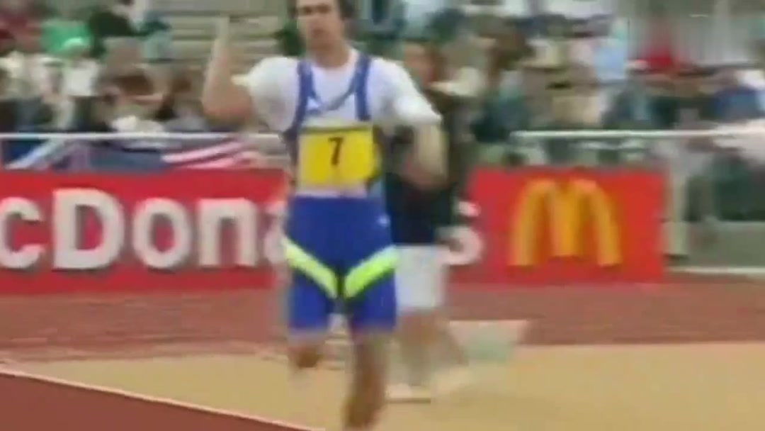 标枪世界纪录保持者,这力量太恐怖了,差点甩出界外!