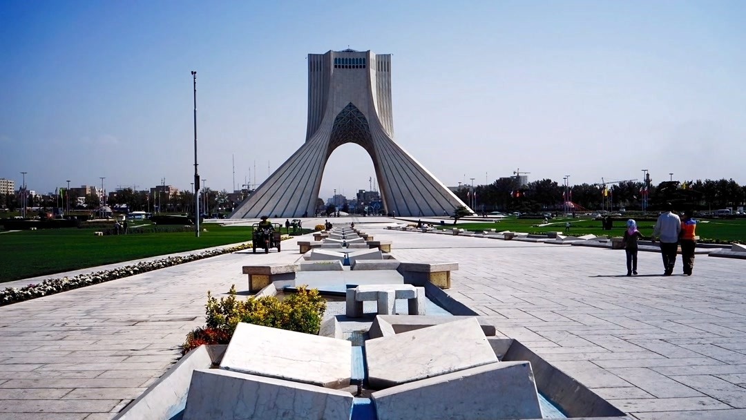 如果伊朗与美国爆发战争,伊朗倾尽全国之力,到底能抗衡多久?