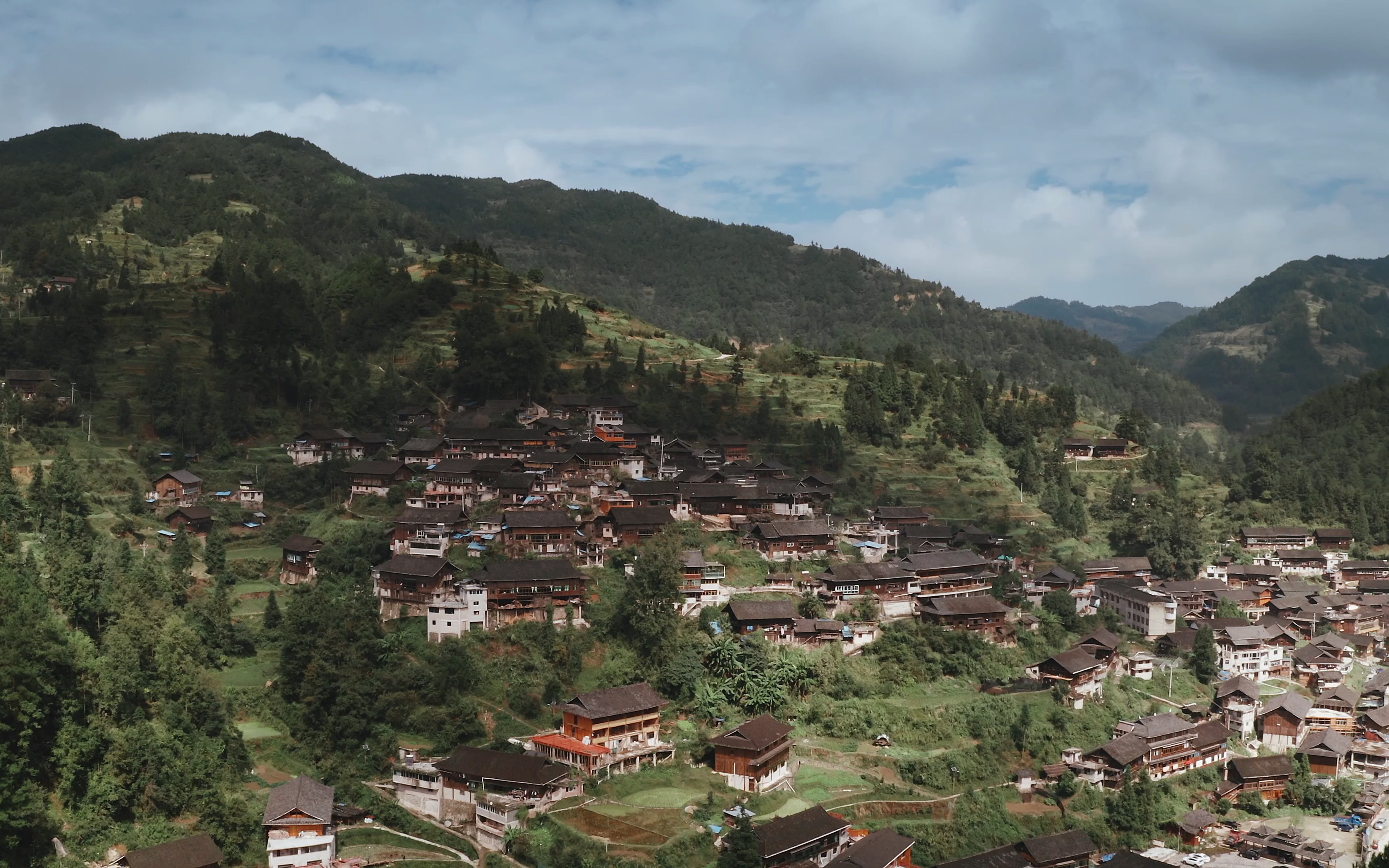 【人物纪录片】贵州山村的励志女孩梁春 | 雪弗兰红粉笔计划15周年