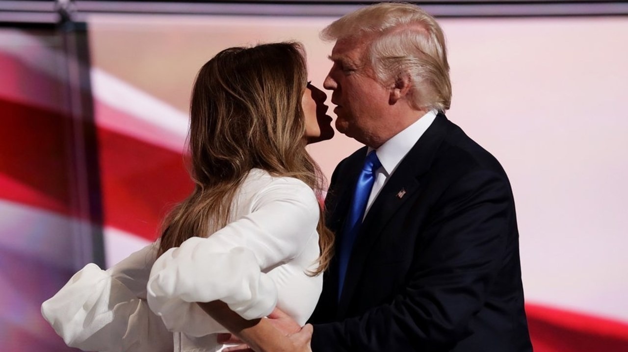 刚刚!美国总统特朗普和第一夫人均确诊新冠,竞选彻底无望了?