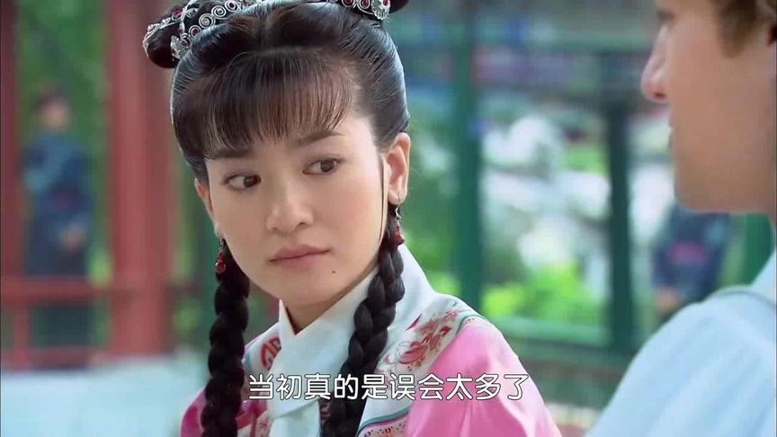 皇上下江南偶遇夏雨荷,两人一见钟情,小燕子得知后大吃一惊