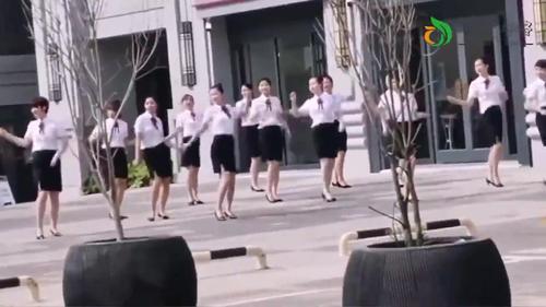 我们这银行开业都要宣传了,就是不打折!