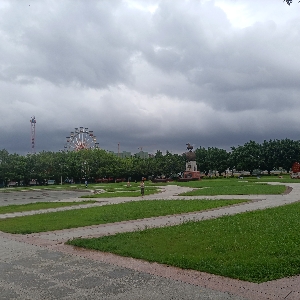 秋鹿原叶旁的路口 