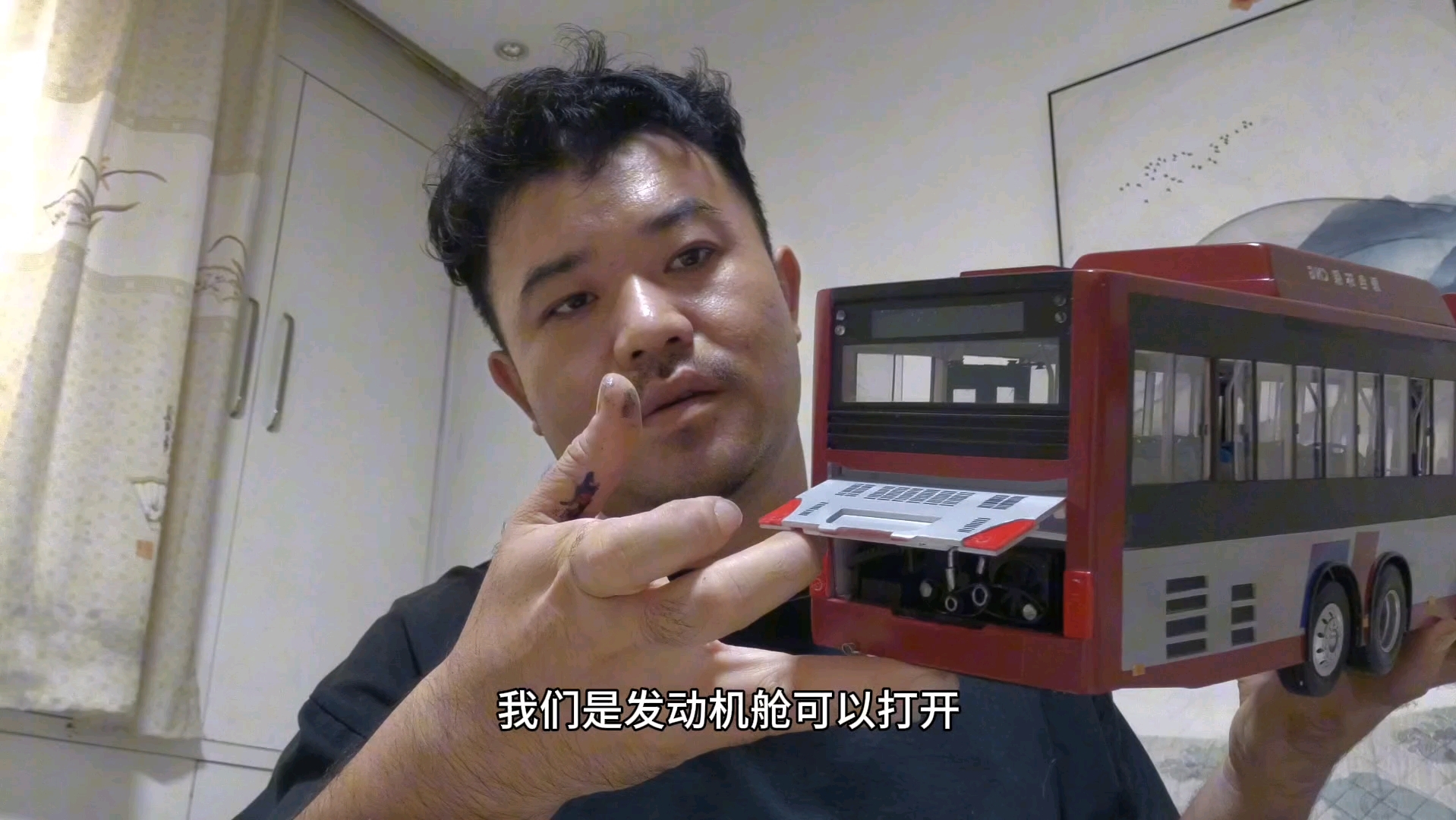 24比例丹东黄海三轴公交车模型制作完成