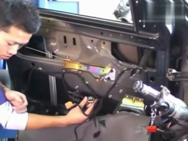 大众汽车维修 车门的拆卸[高清]