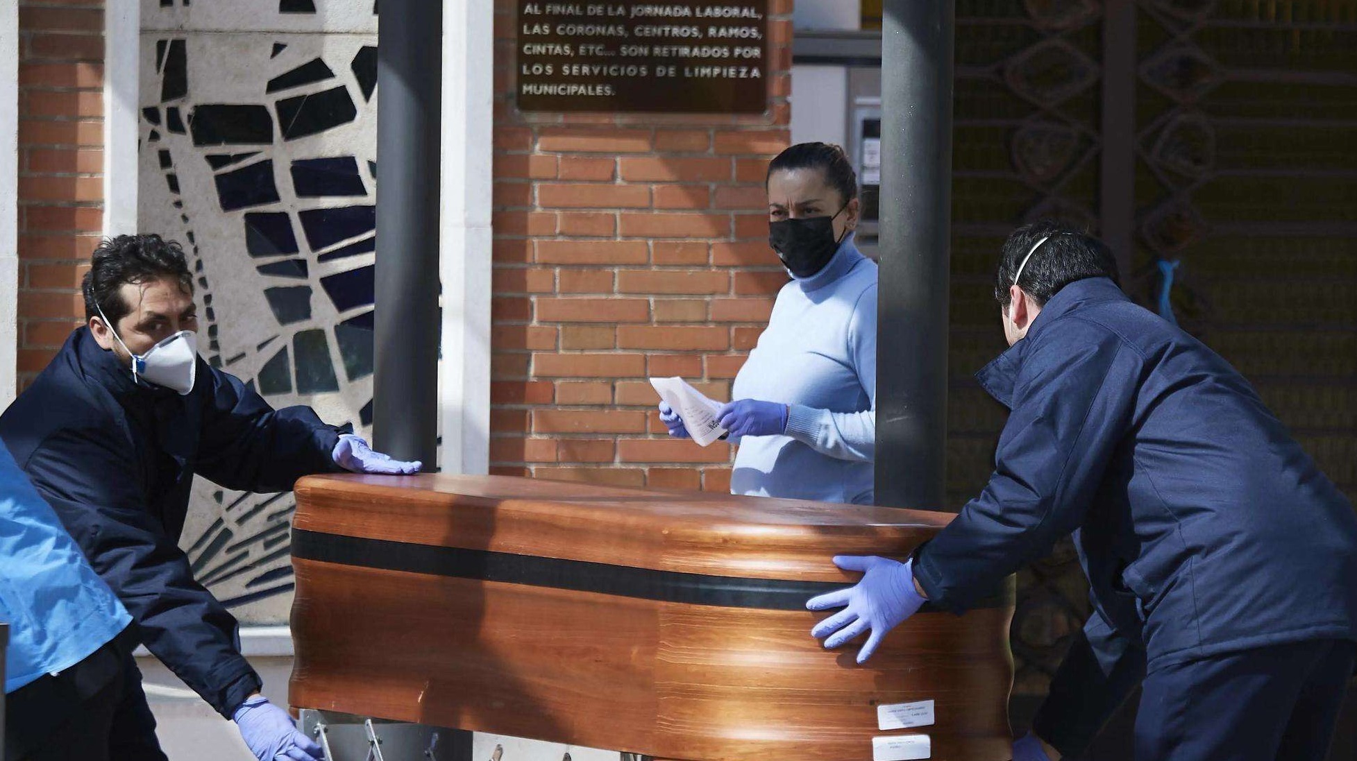 美官方发出危险警示,医生护士官员纷纷发出悲鸣,印官员发表评论