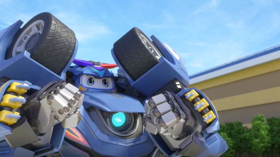 警车联盟:小治变身太酷了,机甲还有胳膊,像人类一样战斗