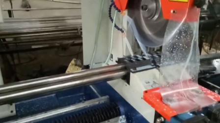 全自动焊管下料机视频。无毛刺钢管下料机,切割机