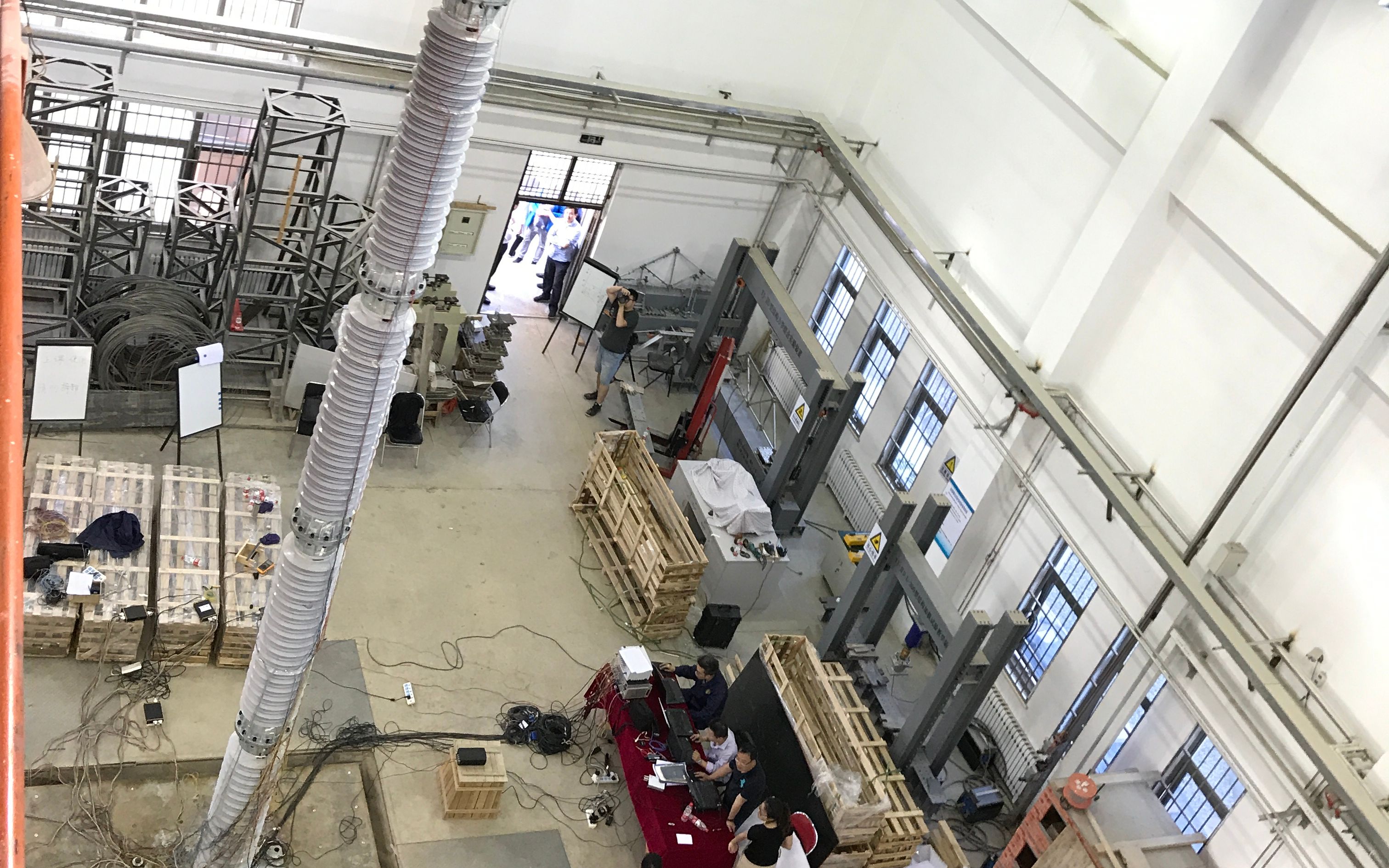 电瓷设备振动台模拟试验