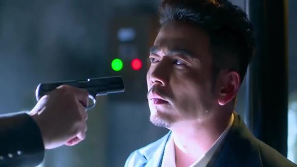 特务为杀新兵,和新兵讲保密局条例,反被新兵用条例说的哑口无言