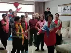 表演唱:《让我们荡起双桨》