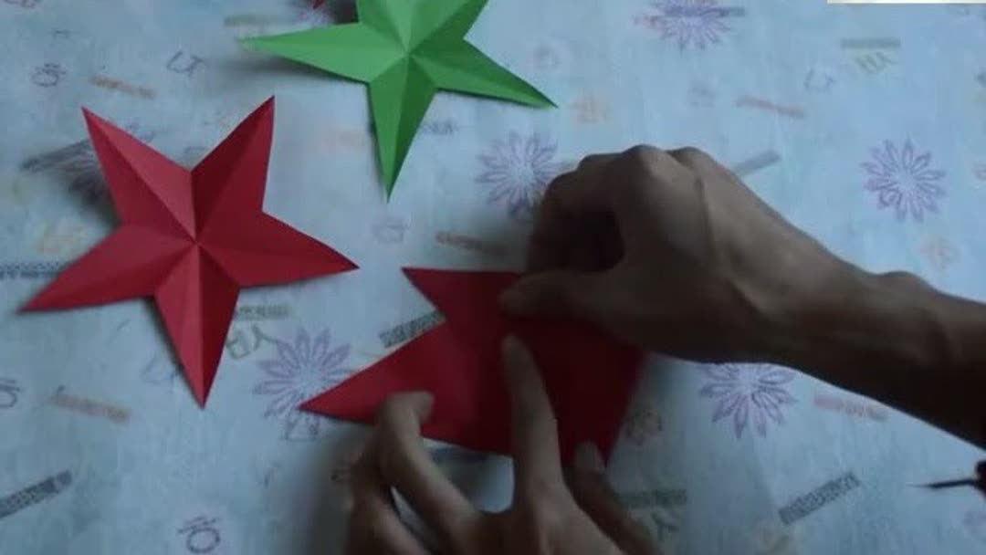 五角星的剪法 一剪刀剪出五角星
