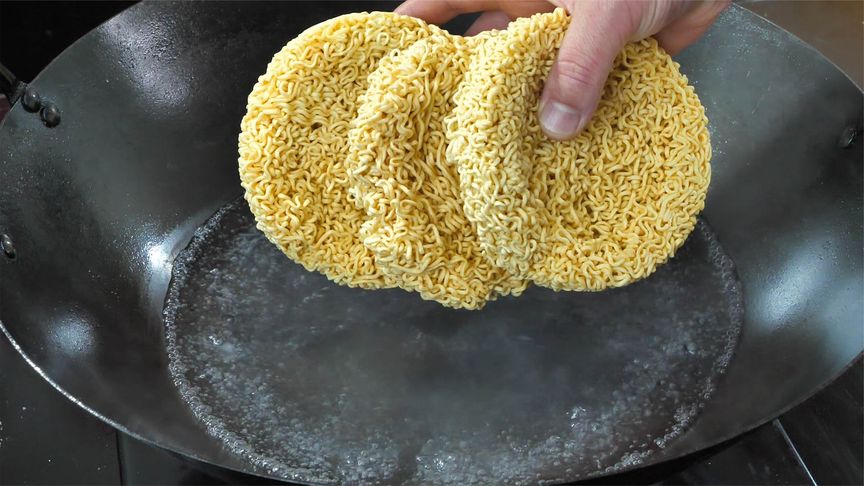 泡面的“神仙”吃法,保证吃一次就忘不了,实在太好吃了