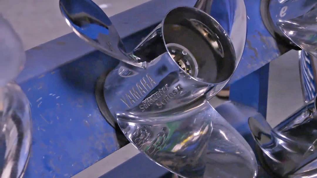 造钢琴的公司造螺旋桨也没问题,看看雅马哈造的船用螺旋桨