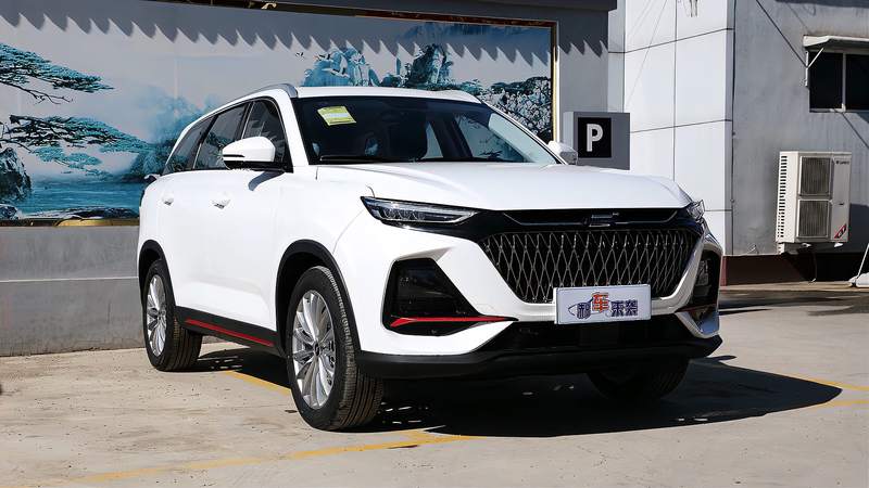 竞争哈弗H6吉利博越,新车售价不到8万起,长安欧尚X7 PLUS咋样?