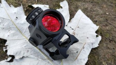 测试进口红点瞄准镜,看看有多好