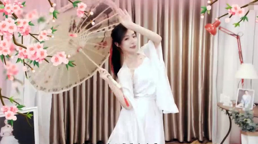古风古韵《青蛇》舞蹈 尽展小姐姐的仙女风范