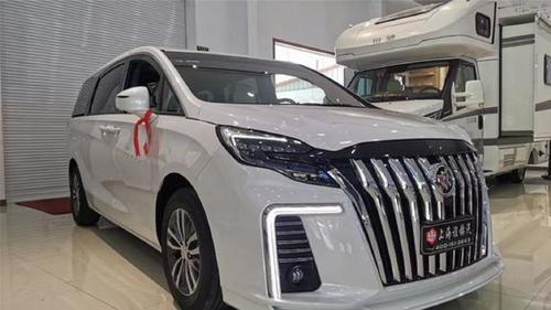 别克GL8陆上公务舱定制版商务车,华丽大变身配置详解