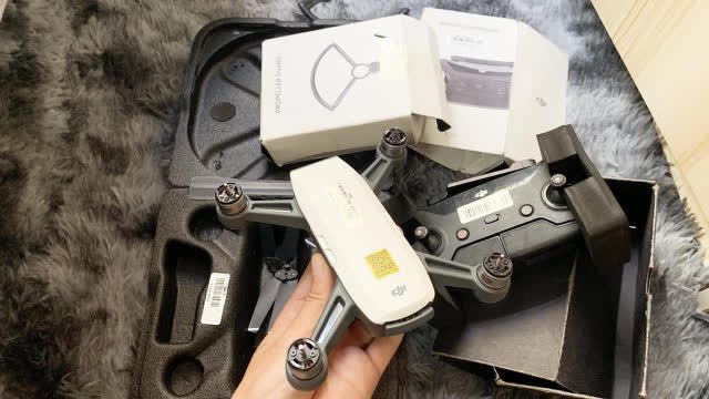 捡漏大疆无人机晓,我感觉...
