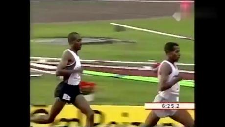 重温经典|贝克勒2004年在荷兰亨厄洛创造5000米世界纪录